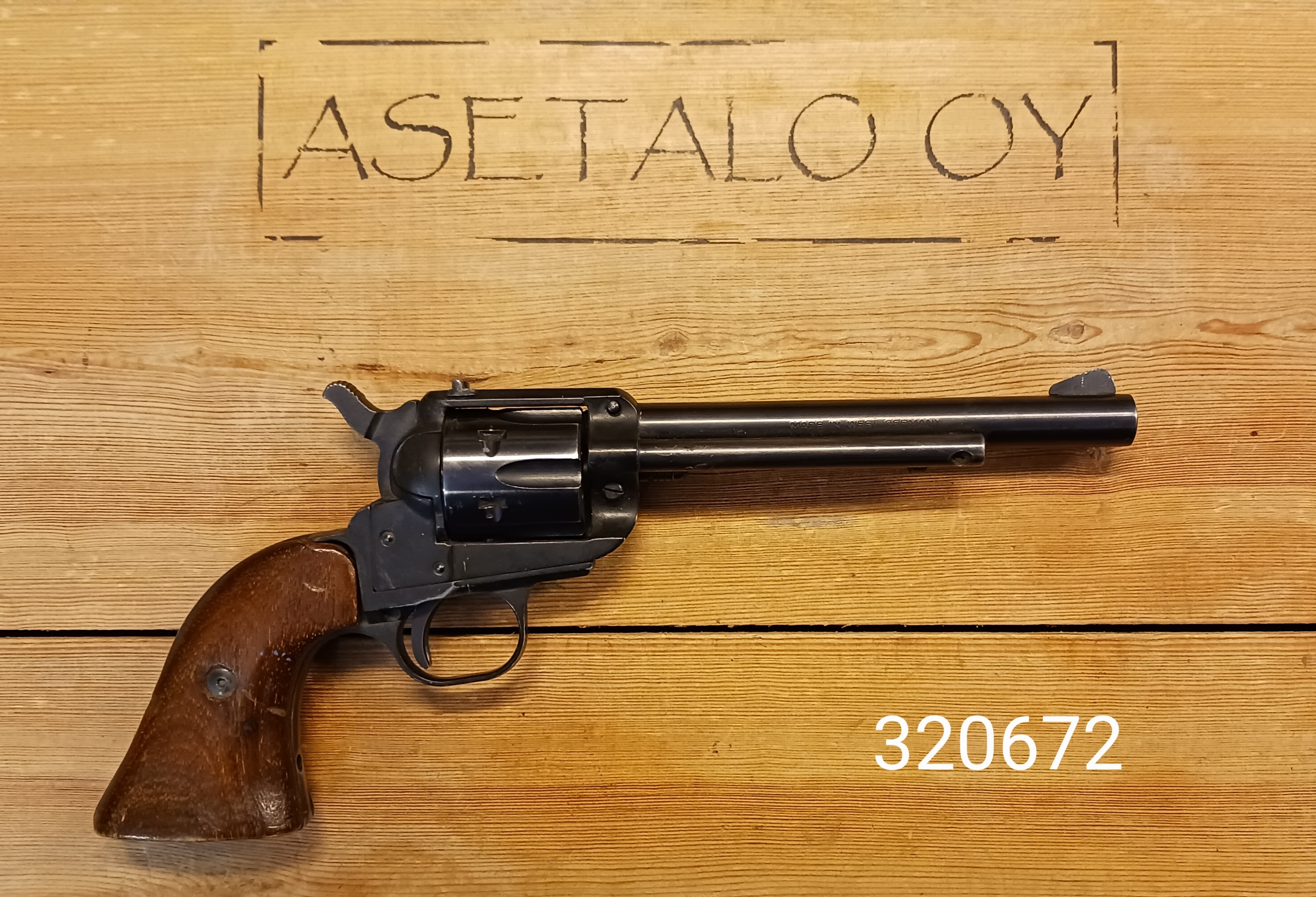 RECK MOD R12 .22LR 6" KÄYTETTY REVOLVERI - Asetalo